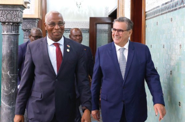 Akhannouch s’entretient avec le Premier ministre de la République de Guinée